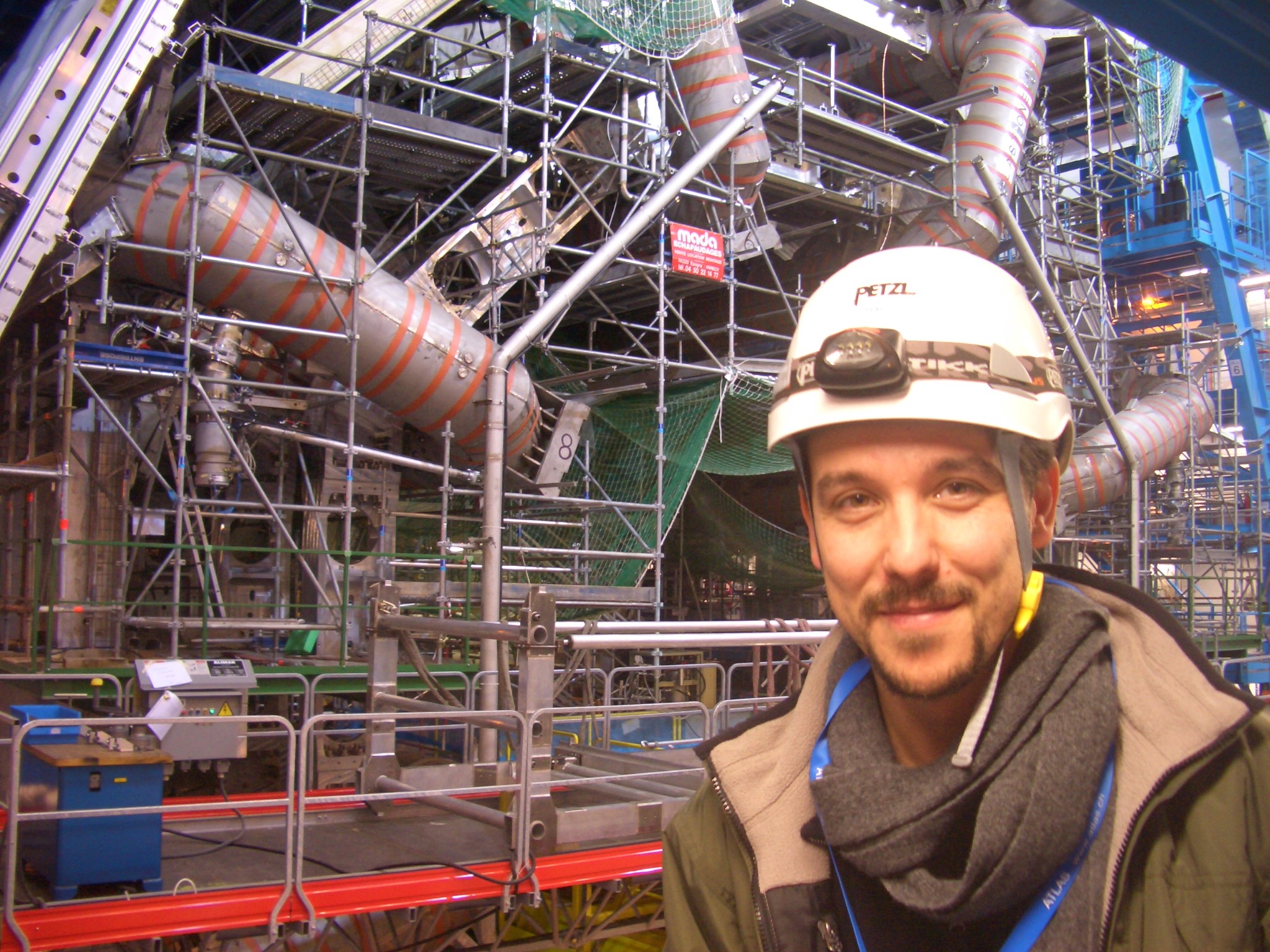 2004-02-24_MarcoDelmastro_ATLAS_CERN | Borborigmi di un fisico renitente